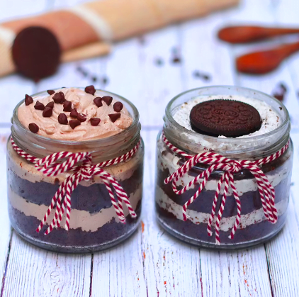 Oreo And Chip Jar Cake - Swiss N Tulips